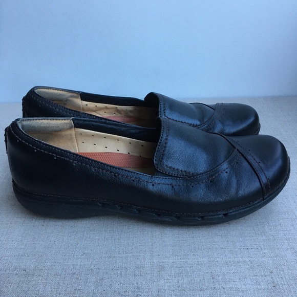 Clarks | Shoes | Clarks Women Us 85 Black Leather Slipon Shoes | Poshmark